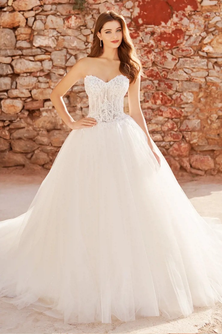 Inese: Strapless Tulle Fit and Flare Wedding Dress with 3D Inese: Strapless Tulle Fit and Flare Wedding Dress with 3D